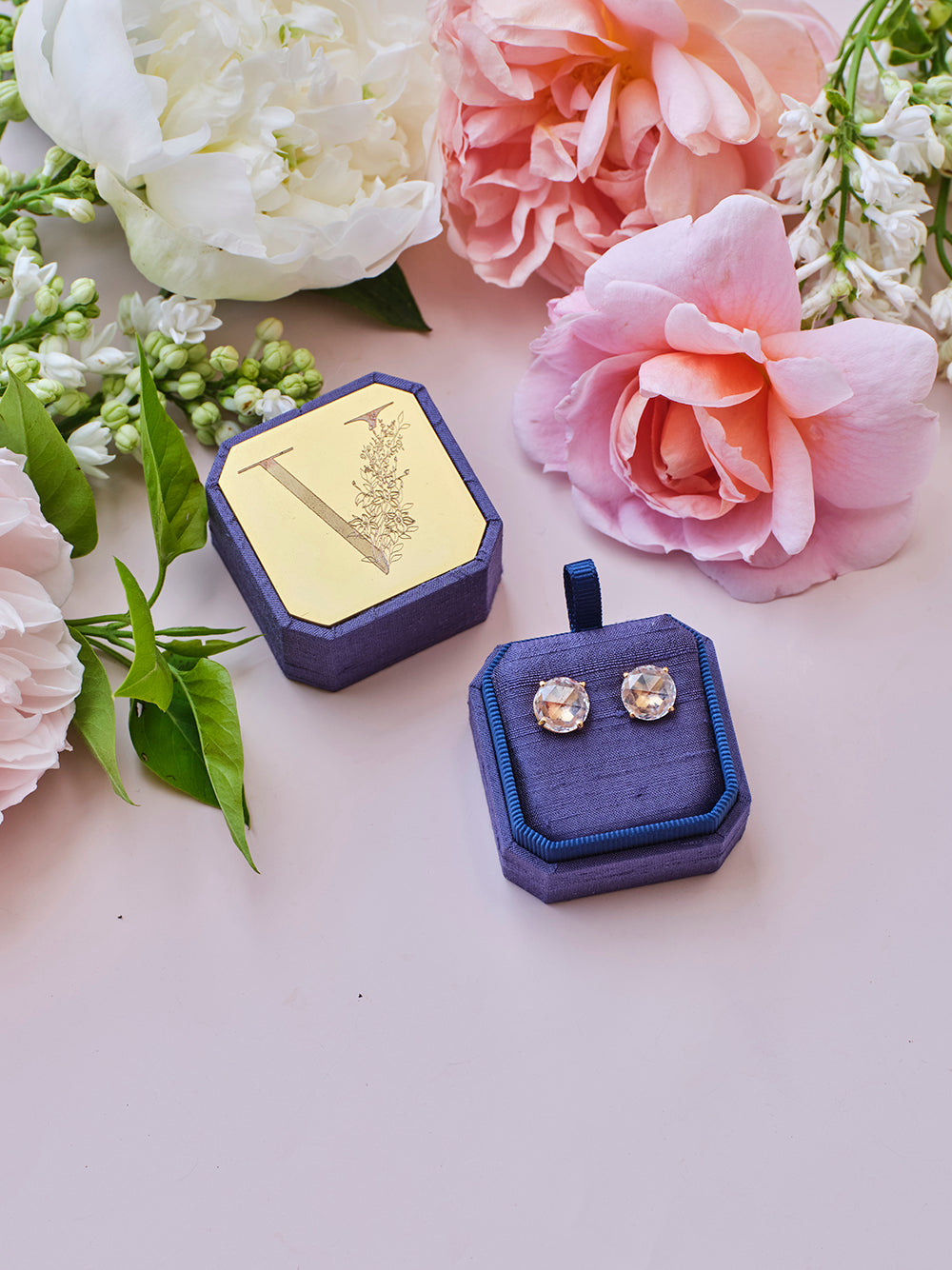 The Bryan Earrings Box – The Mrs. Box