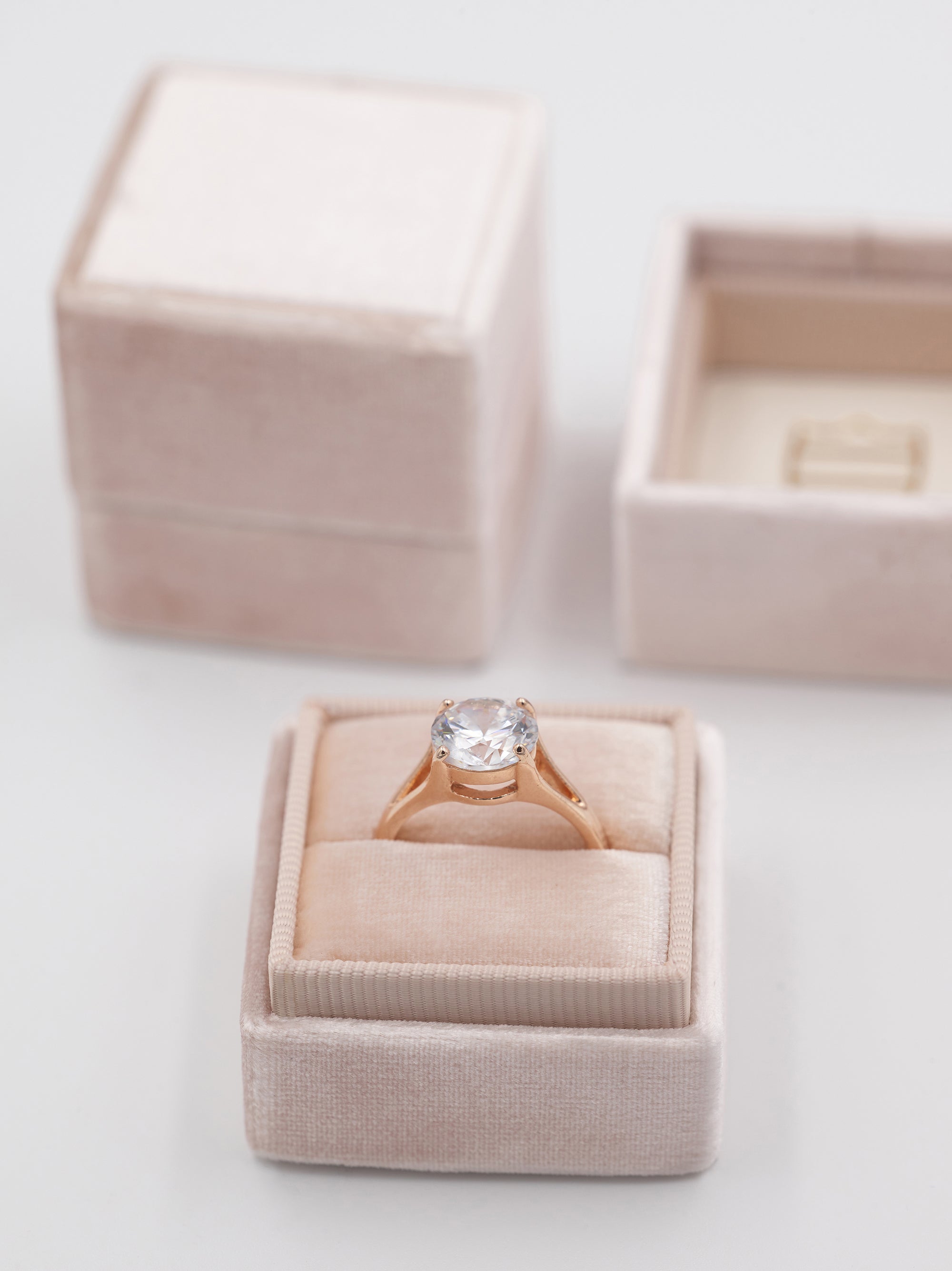 The Georgie Classic Single Ring Box – The Mrs. Box