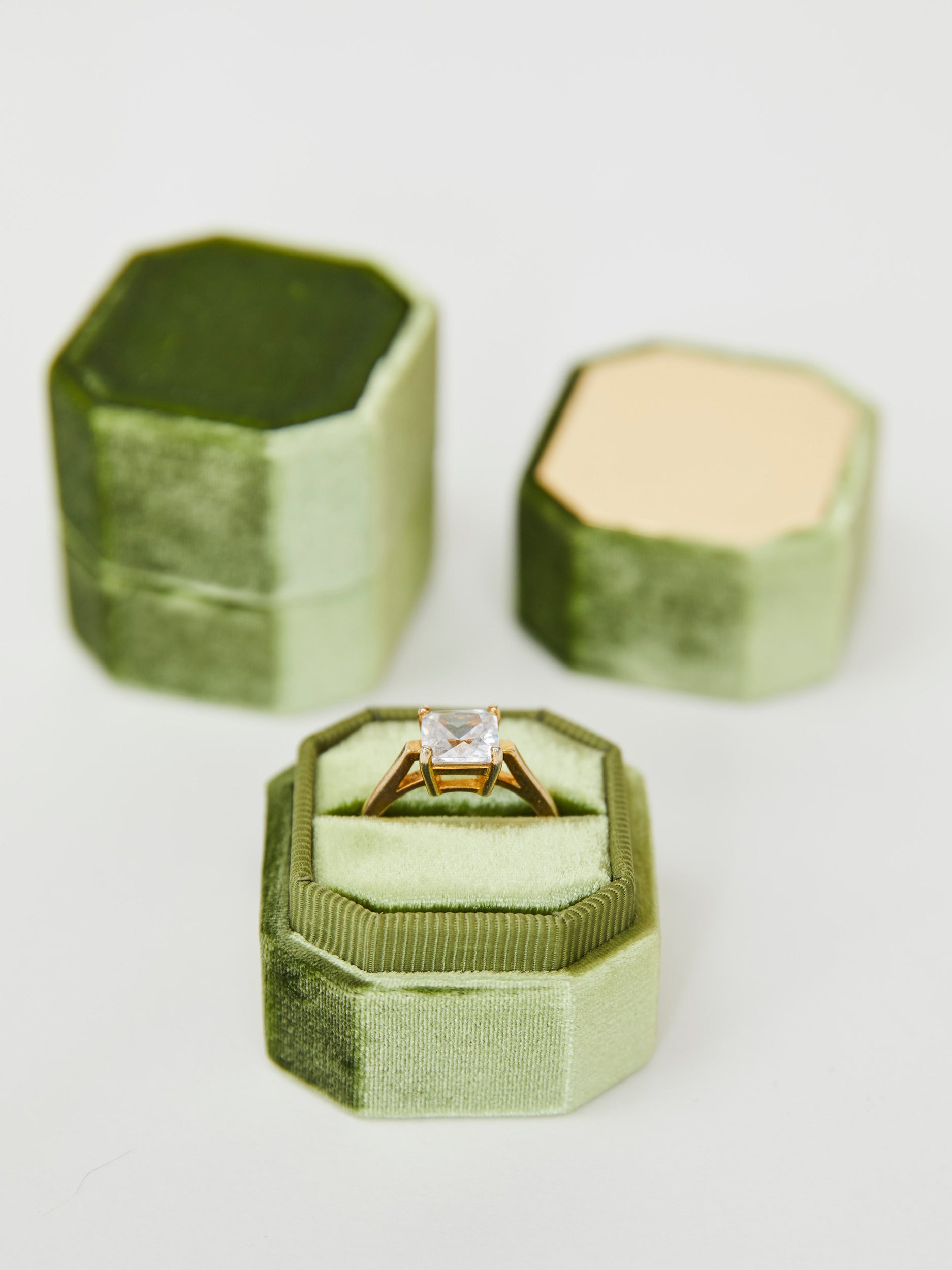 The Laureate Bevel Single Ring box – The Mrs. Box